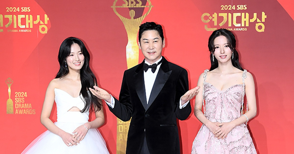 김혜윤-신동엽-김지윤 ‘SBS 연기대상 MC’ [MK포토]