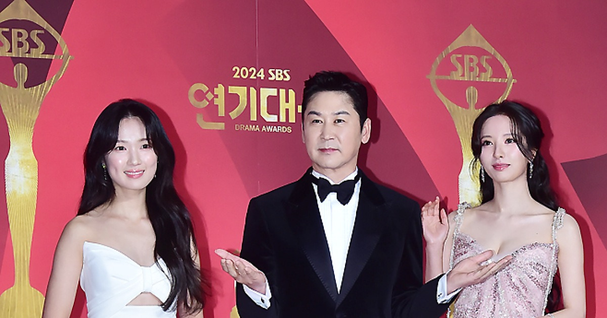 [TD포토] 김혜윤-신동엽-김지연 'SBS연기대상 시상식 MC'