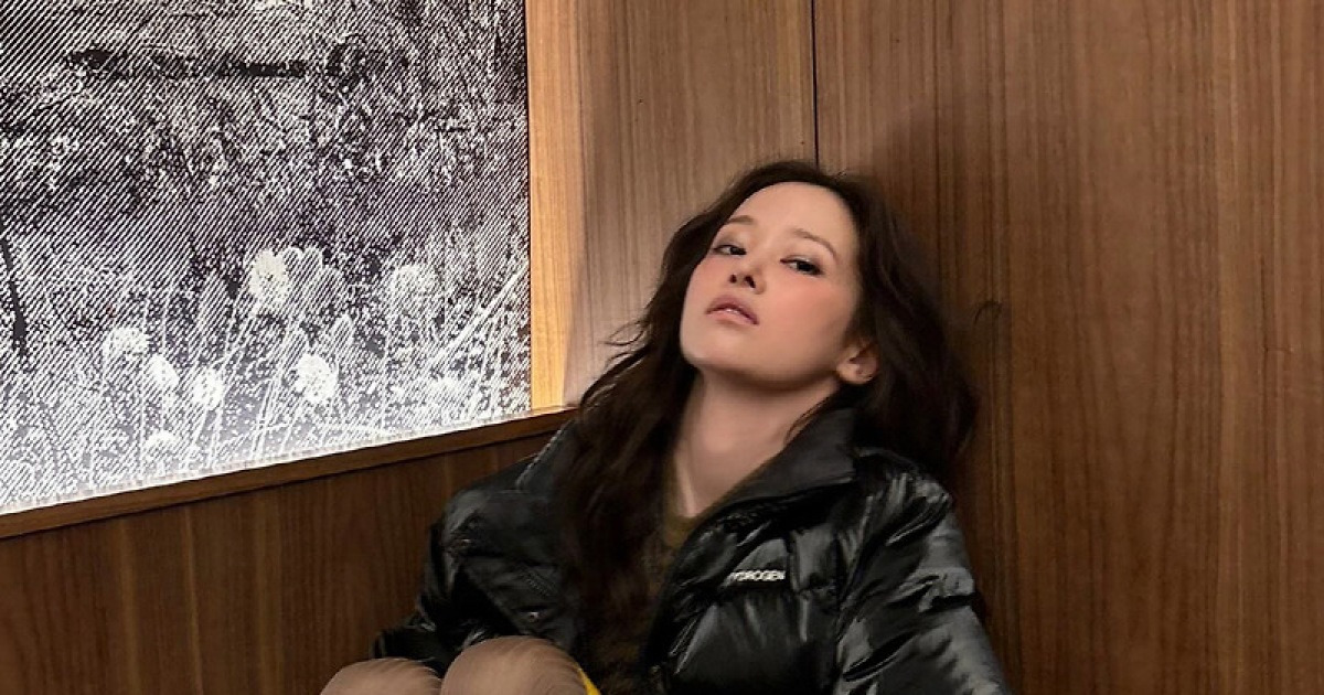 [SCin스타] '골반뽕 논란 종결' 전종서, 직각 어깨→황금 골반…각선미까지 '완벽 여신'