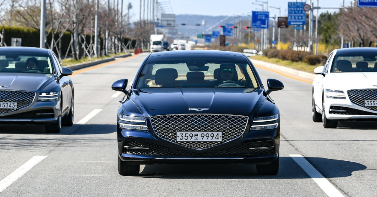 G80 sets identity of Genesis luxury sedan