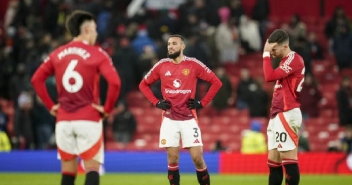 '62년 만에 굴욕' 맨유, 본머스에 안방서 EPL 2경기 연속 3실점 패배