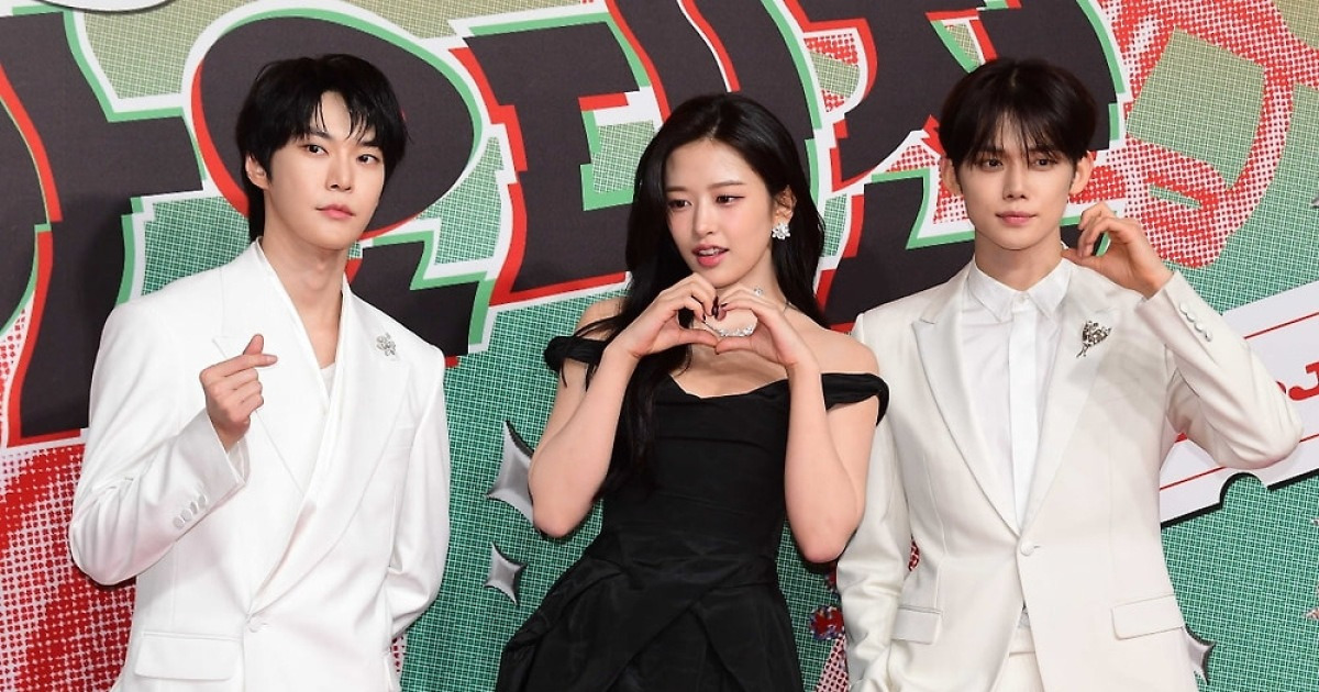 도영-안유진-연준, SBS가요대전 3MC[TEN포토]