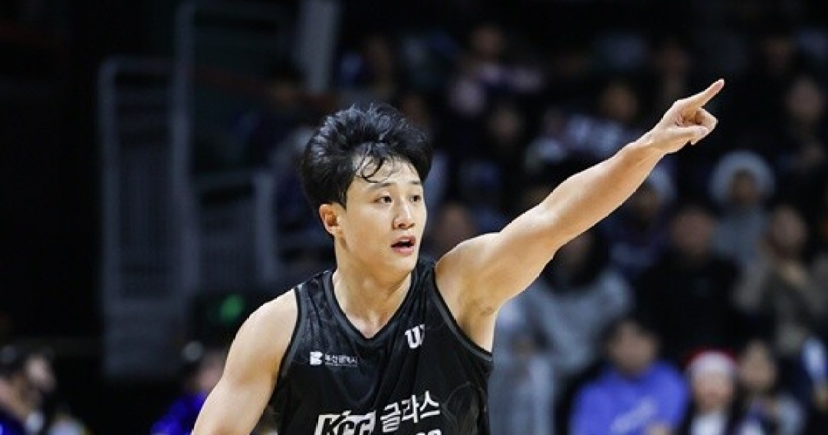 [BK 리뷰] ‘허웅과 버튼, 그리고 3점쇼’ KCC, 정관장 제압 … 4연패 탈출