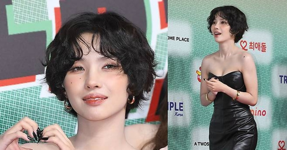 전소연, 믿기지 않는 157cm 비율! 레더 드레스로 강렬 존재감 발산