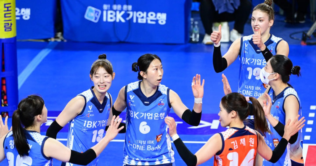 IBK기업은행, 도로공사 꺾고 3연승…한국전력 4연패 탈출(종합)