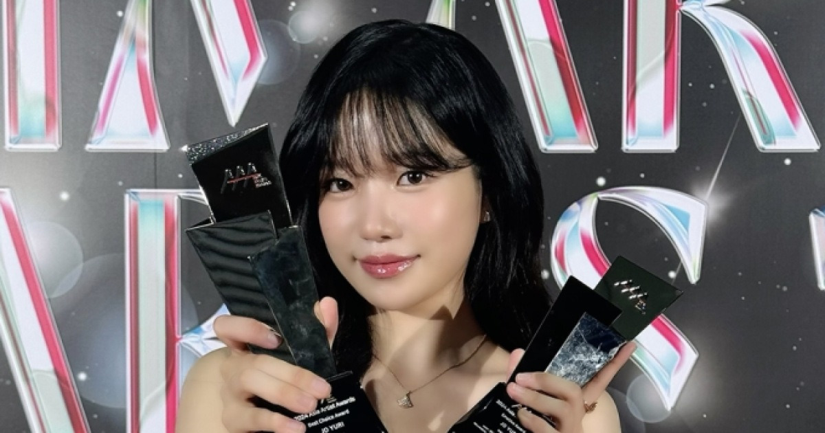 조유리, ‘AAA 2024’ 2관왕 쾌거