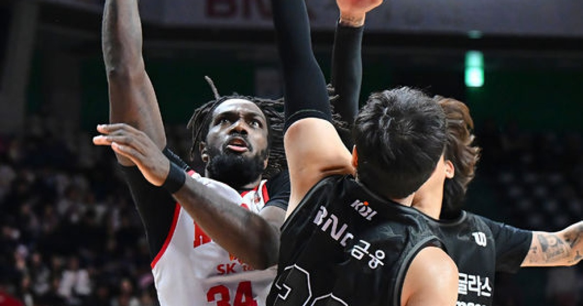 'KBL의 왕' 워니, 34점-20리바운드 원맨쇼...SK도 선두 고공 질주