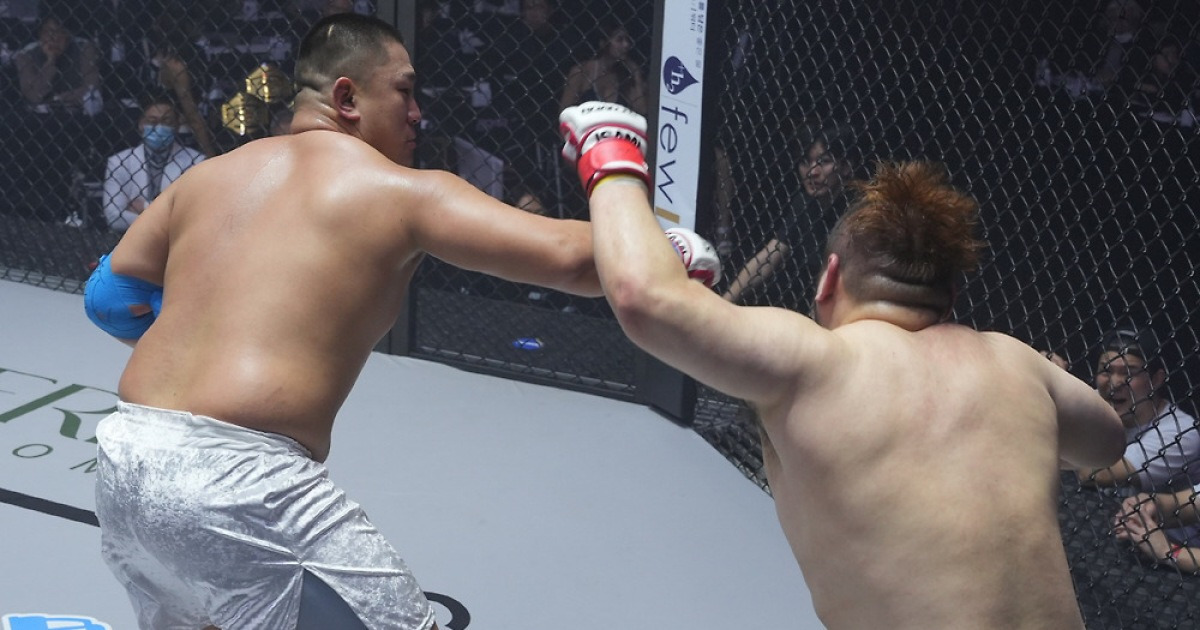 '한국 파이터 망신이네...' 들어가다 두들겨 맞기만... 일본 파이터에게 2라운드 TKO패[원주 로드FC 현장]