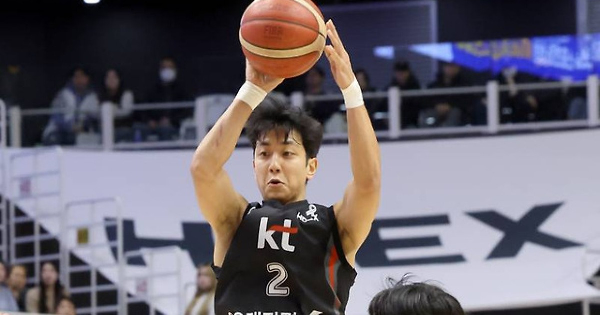 ‘돌아온 허훈 11점·7어시스트’ KT, 최준용 빠진 KCC에 86-68 완승…새해 첫날 값진 승리 [IS 수원]