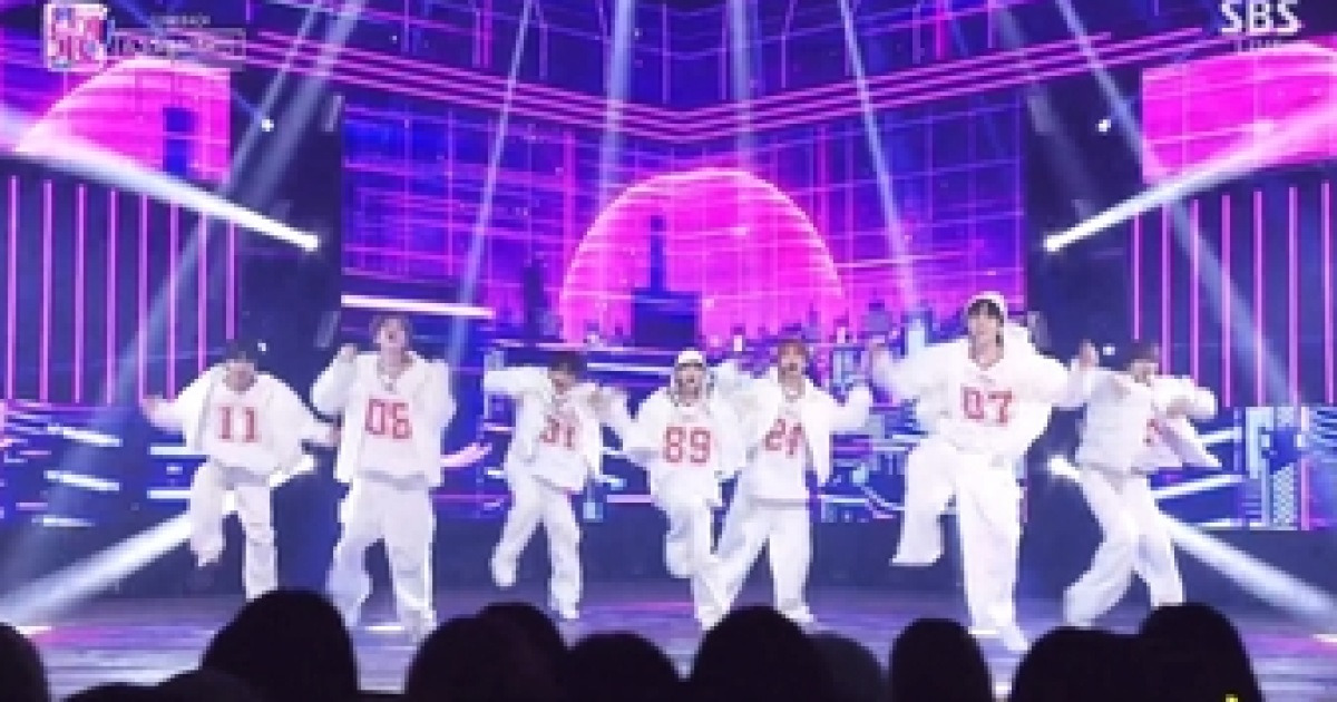 ‘인기가요’ 엔싸인, ‘Love Potion’→‘Running After Love’···풍성한 새해 장식