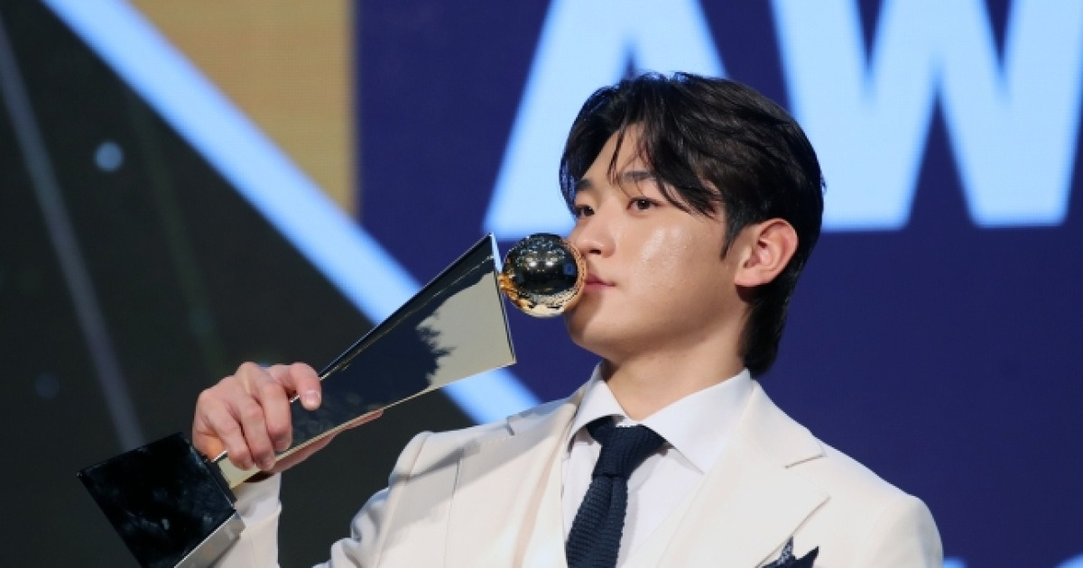 '이정후도 5년 걸렸는데' 데뷔 4년 차 김도영 '연봉 5억' 고지 밟을까...'MVP+KS 우승'이면 불가능은 없다