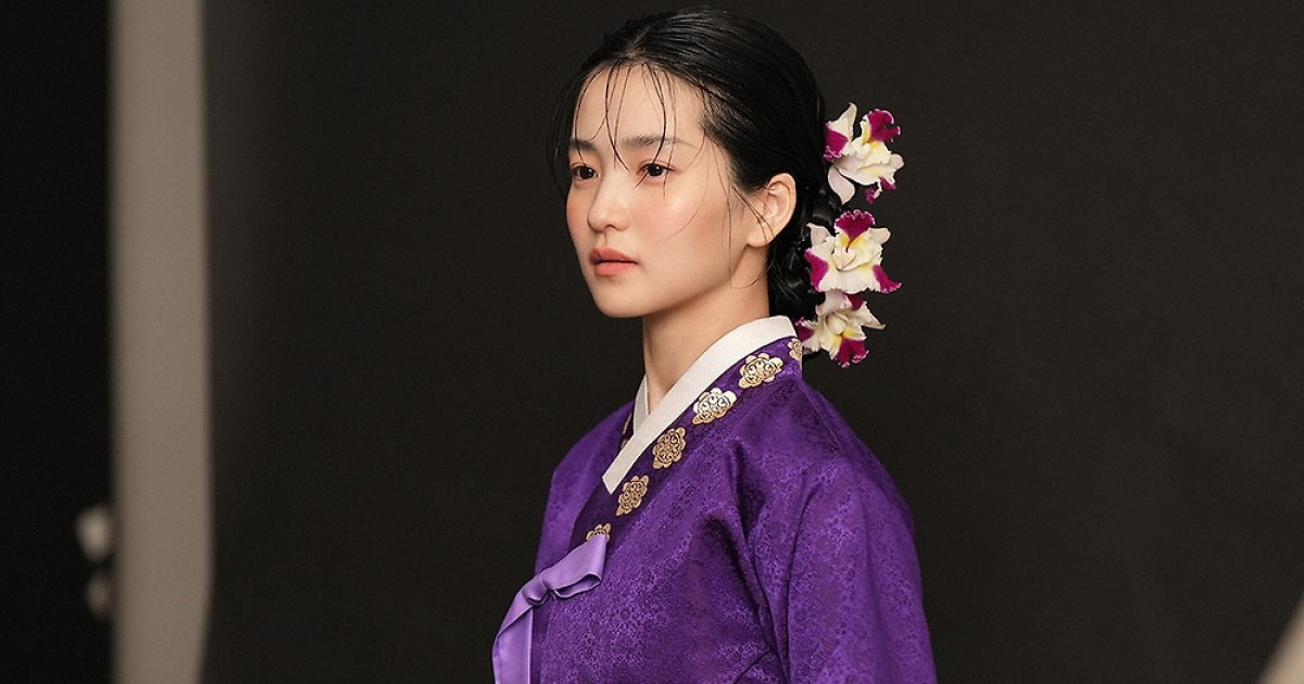 '34세' 김태리, 한복 디자이너 됐다…의상 기획 개발→'166cm 46kg' 고혹적 자태