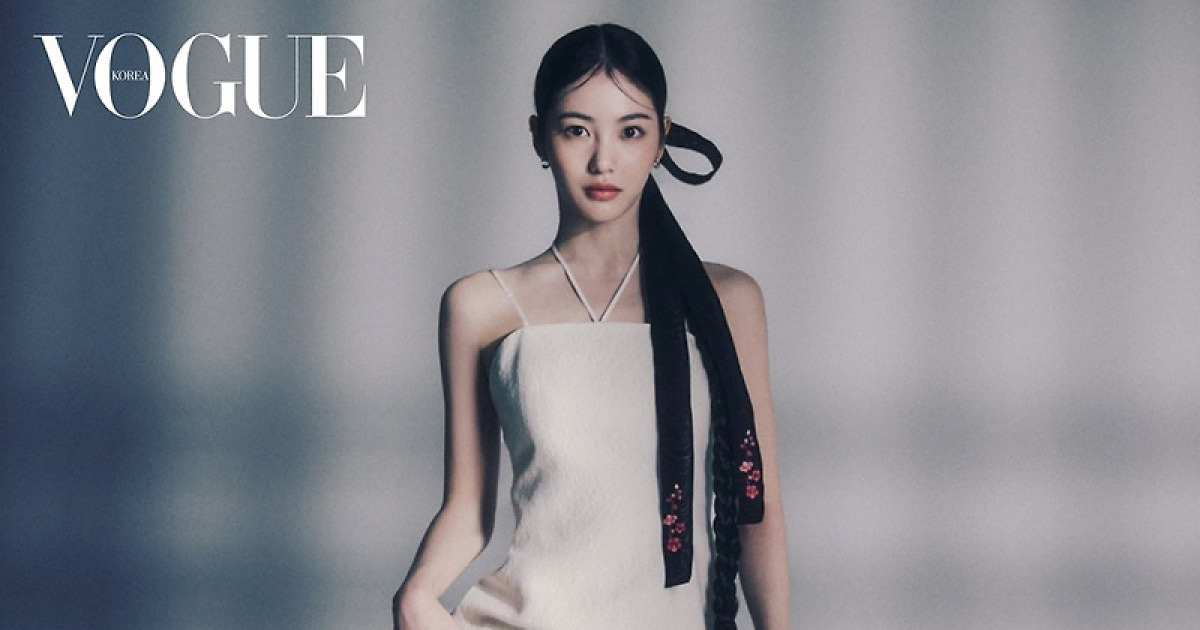 '169cm 47kg' 신예은, 로운과 호흡 앞두더니…"감정적으로 와닿는 것 많아" [화보]