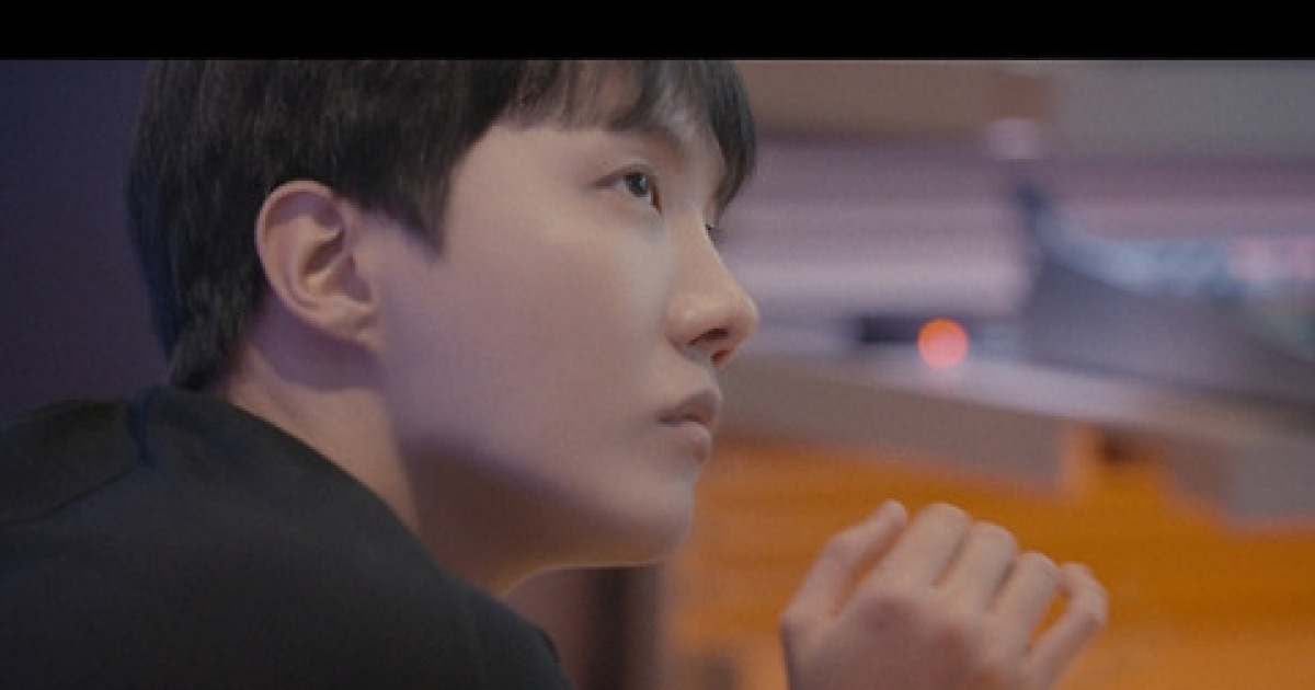 BTS 제이홉 서울 공연 전석 매진…美 LA BMO 스타디움 입성