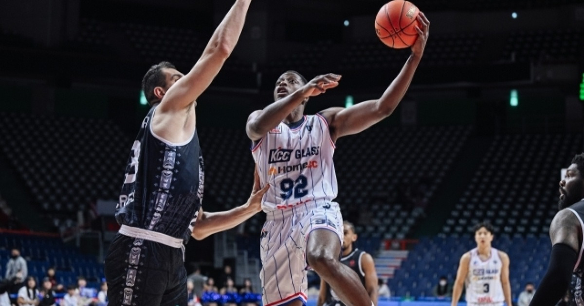 ‘디펜딩 챔피언’의 굴욕···KCC, 마카오에 11점차 완패, EASL 4강 진출 좌절