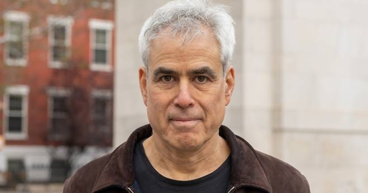 “SNS가 여성 청소년에게 더 큰 타격을 줬다”…‘16세 미만 SNS 금지’ 주장한 저자 [플랫]