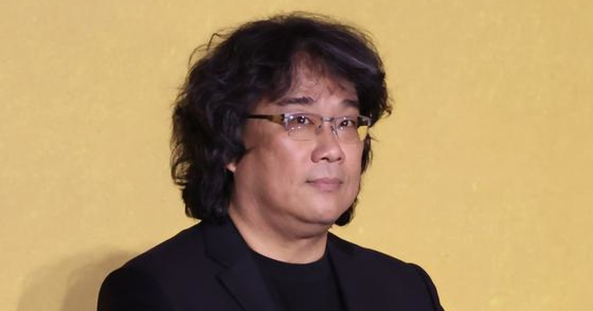 봉준호 감독 "AI가 절대 못쓰는 '신의 수' 시나리오 매일 밤 고민"