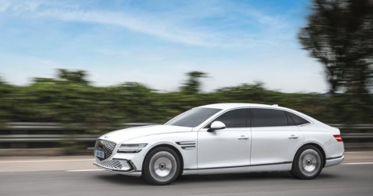 [타봤더니]"럭셔리란 이런 것"...VIP용 세단의 새 기준 꺼낸 제네시스 G80 전동화 모델[CarTalk]