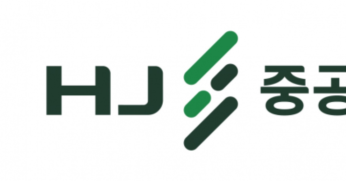 HJ중공업, LNG 이중연료 컨테이너선 첫 인도…2차선도 마무리 공정