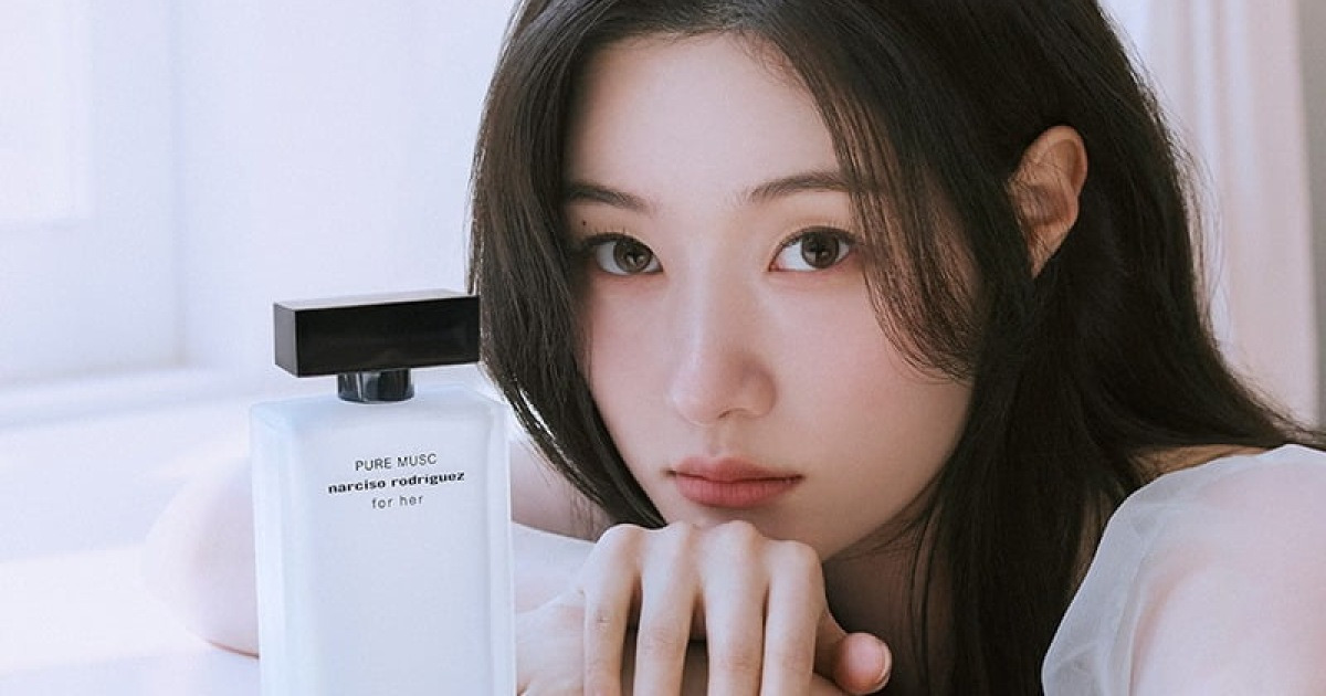 '166cm 48kg' 정채연, 피부에 돈을 얼마나 들였길래…우유빛깔 도자기 자태 [화보]