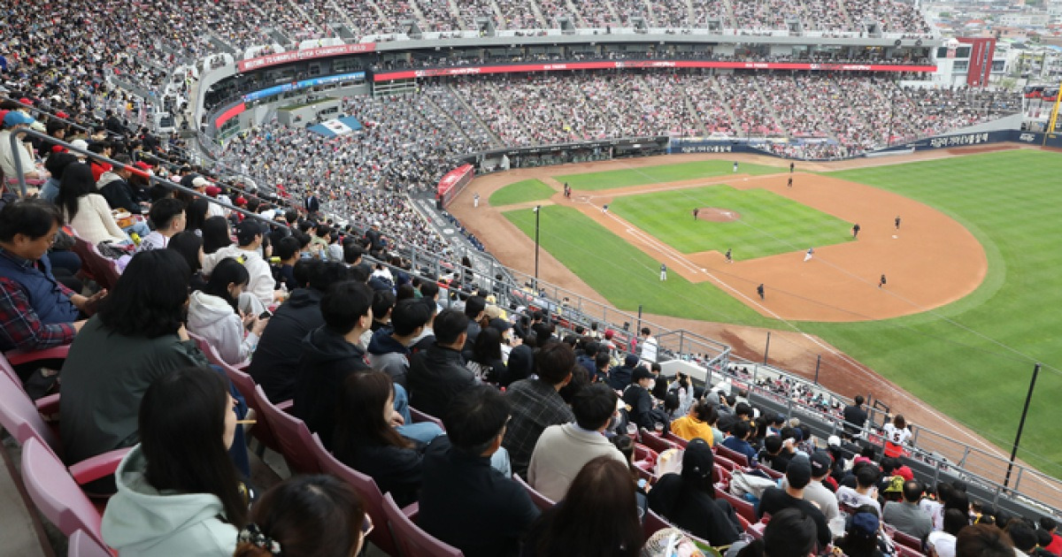 ‘1000만 관중, 핵심은 2030 여성’ KBO, 온·오프라인 팬 성향 조사 결과 발표