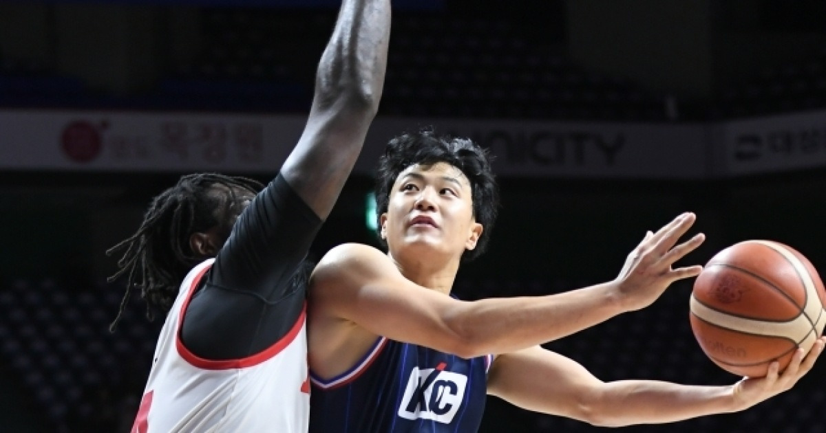 ‘슈퍼팀’ 아니면 어때? 허웅·라렌 투맨쇼! KCC, SK 11연승 도전 저지…LG, ‘형제 대결’서 현대모비스 꺾고 5연승 [KBL]