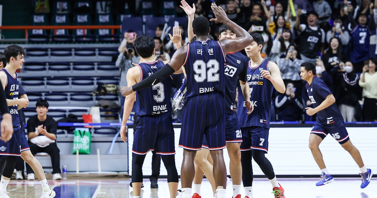 프로농구 KCC, DB 꺾고 2연승…KT는 현대모비스에 4연패 선사(종합)