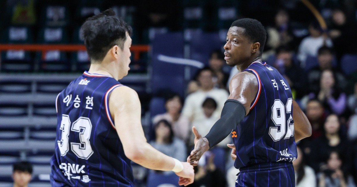 4쿼터에 3점 폭발한 KCC, DB 꺾고 주말 강행군서 2연승