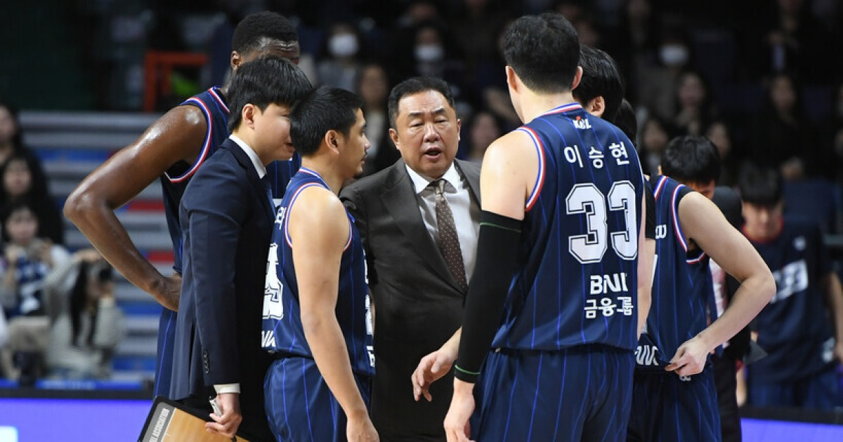 [웜업터뷰] '1경기 or 3경기' KCC-DB 6위 싸움…전창진 감독 "사정거리 안에 있어야 해"