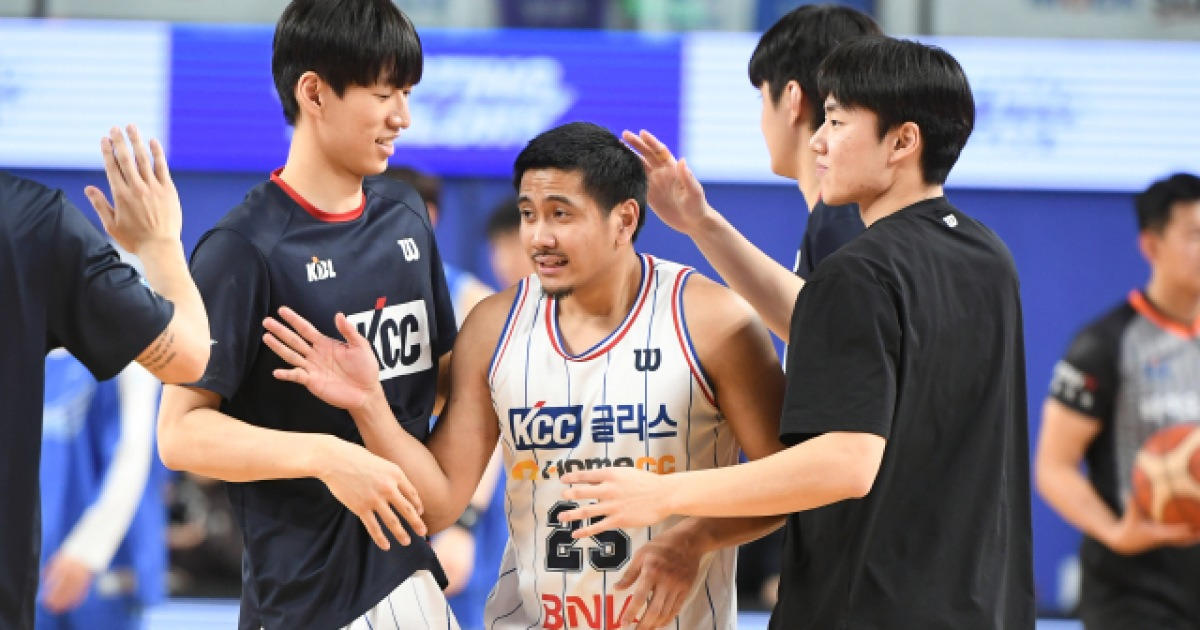 4쿼터 번뜩인 에피스톨라···KCC, 3연승 신바람
