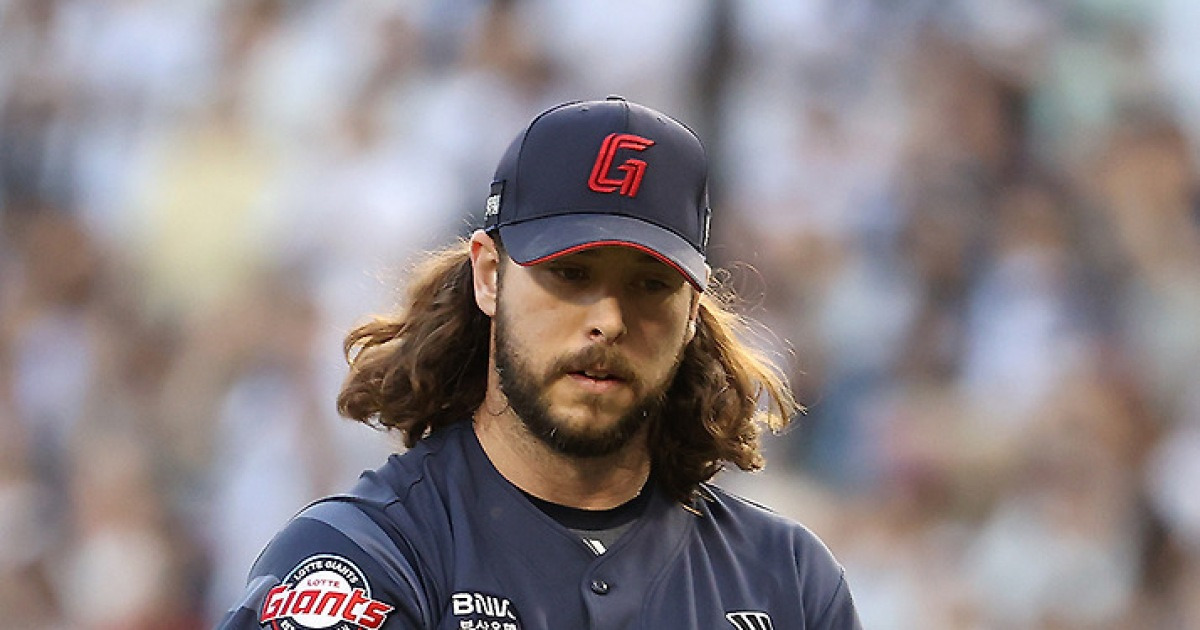 KBO 1등 했는데 재계약 좌절…사직예수 재취업 성공, ML 기록 형편없어도 데려간다