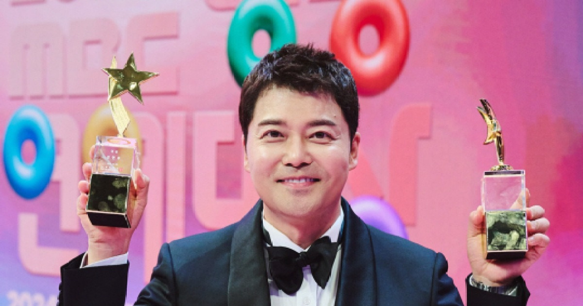 전현무, 3번째 MBC 연예대상 수상…“초심 잃은 적 없다”