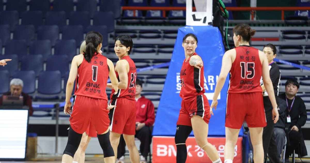 ‘김소니아 31점+3G 연속 더블더블’ BNK, 2차 연장 혈투 끝에 하나은행 제압…다시 단독 1위