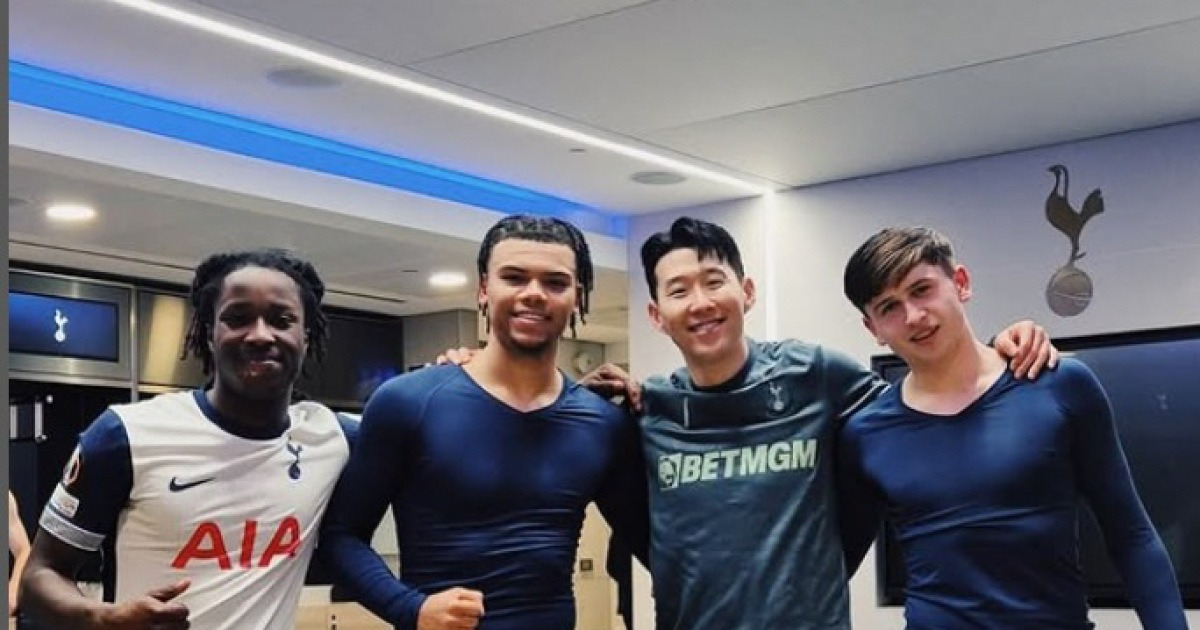 "어린 시절 생각나더라" '골골골' 유스 3총사 꼭 껴안은 '롤모델' 손흥민…전반 45분만 뛰고 UEL 최고 드리블러 등극→16강 직행