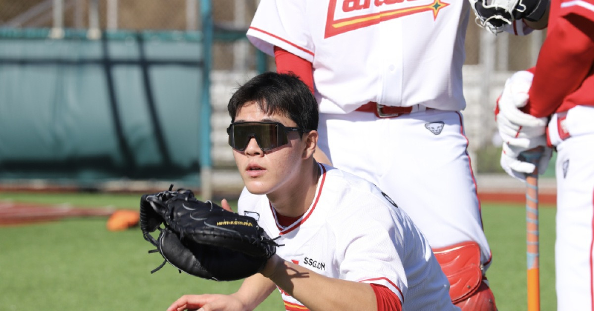 "프로 레벨 송구 능력" NPB 출신 코치도 놀랐다, SSG 차세대 포수 기대 '업'