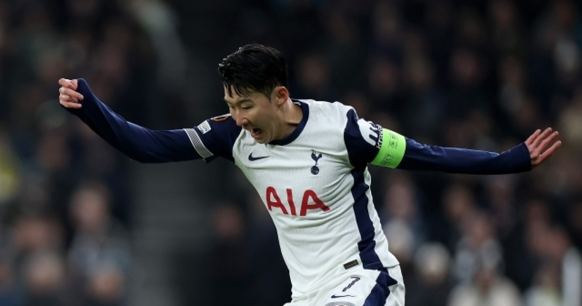 손흥민 미쳤다! 45분 뛰고 최고 평점...'유망주 골파티' 토트넘, 엘프스보리 3-0 제압→UEL 16강 직행