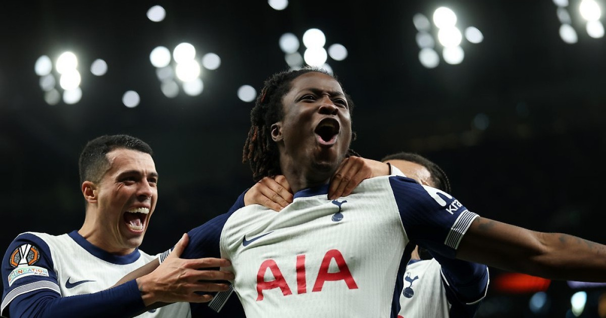 리그 최악 토트넘, 유로파에선 잘나가 ‘UEL 16강 직행’