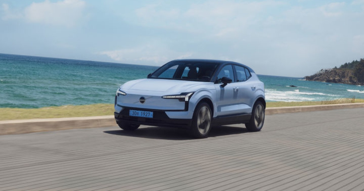 볼보코리아, 전기 SUV 'EX30' 출시…"4000만원 초반대"