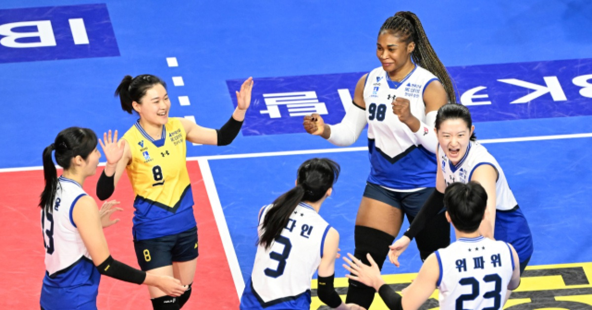 양효진 없어도 강한 현대건설, 정지윤-모마-위파위-이다현 64점 폭발…흥국생명 맹추격, IBK 봄배구 위기 [MD화성]