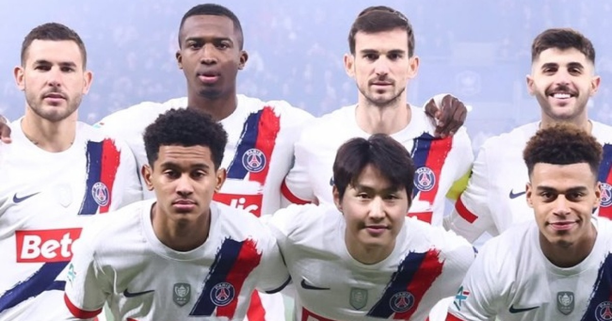 [CDF 리뷰] '등번호 10번' 이강인, 또 MF 출전...PSG는 3부 르 망 2-0 격파→8강 진출