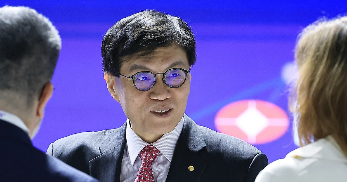 ECB·BOJ 제치고 '실버버튼'…'소통천재' 한은의 비결은