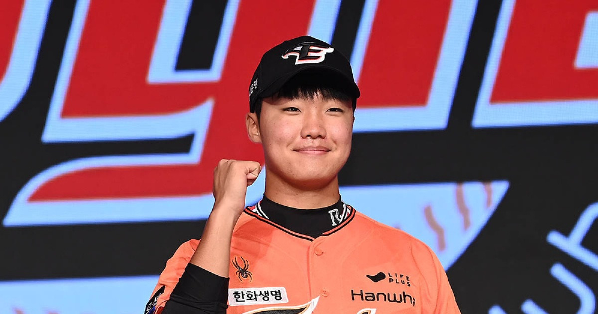 "지도자 하며 그런 직구 본 적 없다"…155km/h 한화 2순위 파이어볼러, 프로에서 상승세 이어갈까