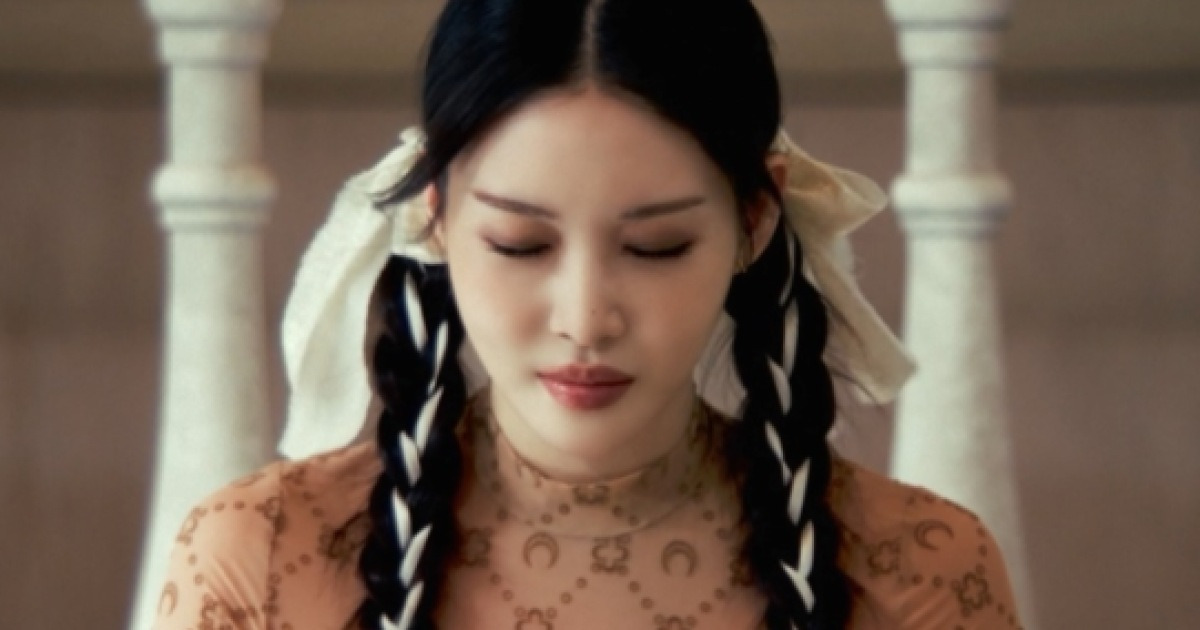 ‘STRESS’ M/V 티저 공개…청하, 파격 착시 요가복 입고 매력 발산