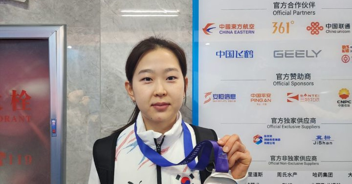 100m서 0.004초차 銀…'신 빙속여제' 김민선 "500m에선 금메달!"[하얼빈AG]