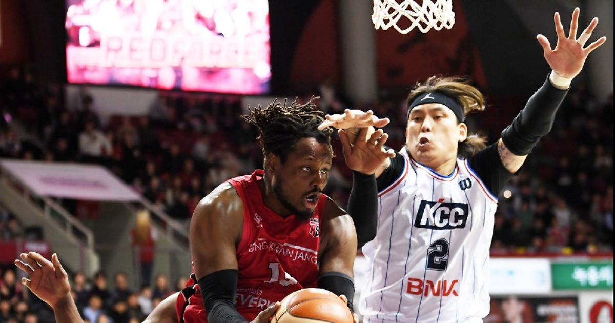 '연패는 없다' 정관장, KCC에 3년만에 최다연패 안겼다…76-67 승리, 연패 피하는 대신 KCC 6연패 빠뜨려