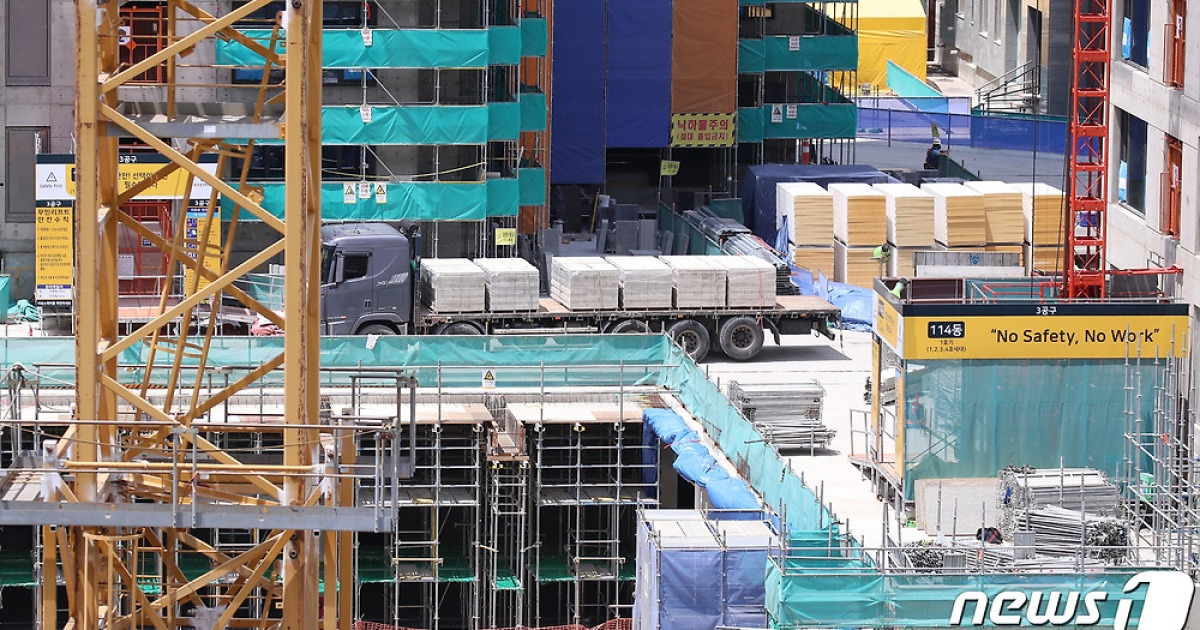 '수익성' 목표는 같았는데…KCC·LX하우시스 엇갈린 성적표