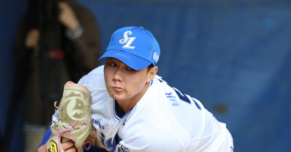 다승왕과 180SV 투수 앞에서 피칭을?…역시 슈퍼루키, '2369G 포수'의 미소 "씩씩하네"