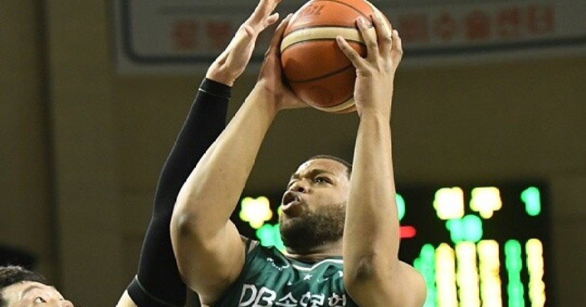 [BK 리뷰] ‘스펠맨 승부처 3점+국내 선수 맹폭’ DB, KCC 격파 … 5연패 탈출+7위 KCC와 2.5게임 차