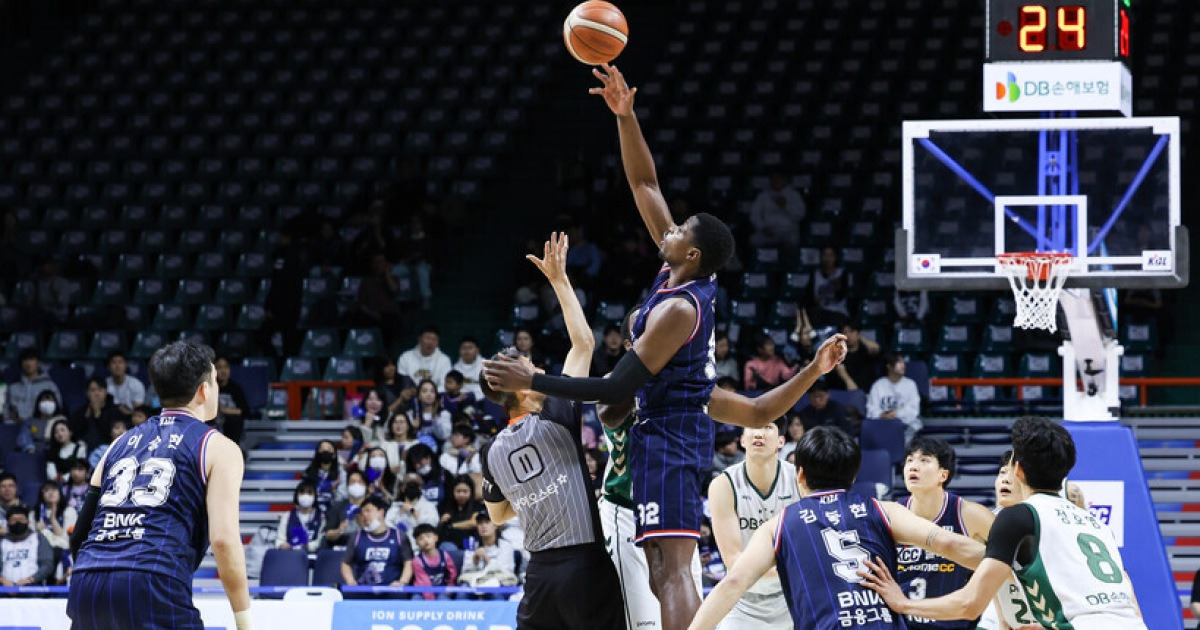 [JB프리뷰] '6위 싸움' DB·KCC, 드디어 만났다…오마리 스펠맨 출전 여부는?