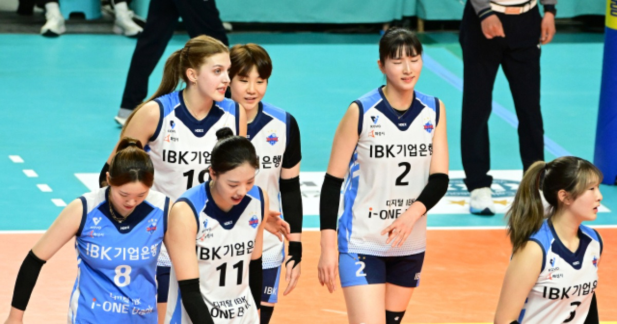 IBK 충격의 패패패패패패승패패패…33억 투자했는데 어쩌다가, 이제 4위도 위태롭다